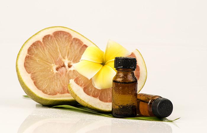 12 Home Remedies To Get Rid Of Freckles