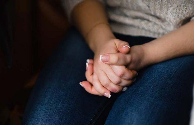 fashion style trend: The Way You Fold Your Hands Reveals A Lot About ...
