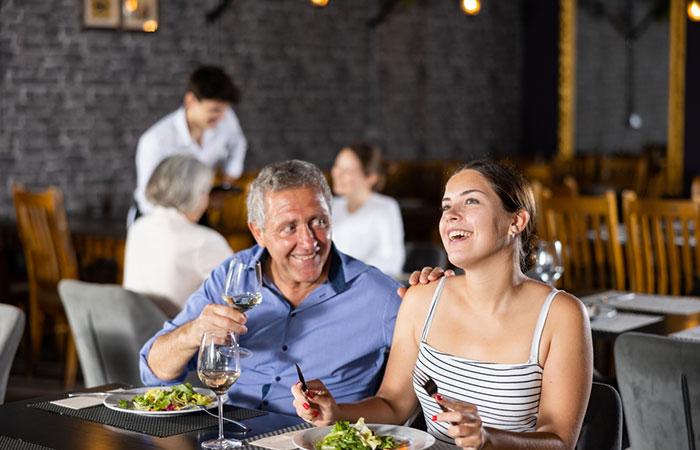 Age Gap In Relationships: A Complete Guide For Everyone