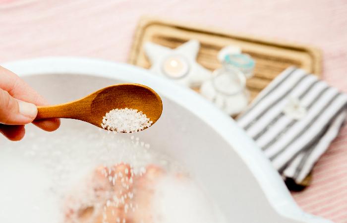 How To Do A Sea Salt Soak For Piercings? Ways And Benefits
