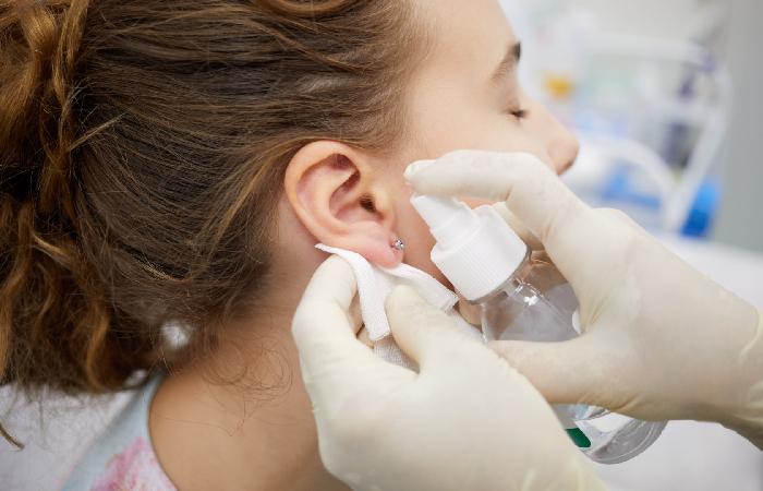 How To Do A Sea Salt Soak For Piercings? Ways And Benefits