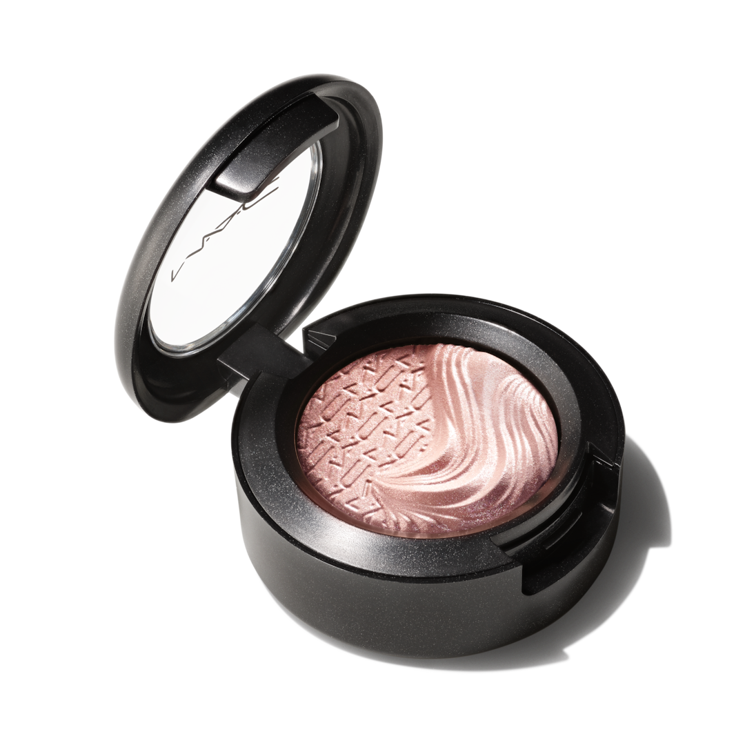The 12 Best MAC Eyeshadows Of 2025, A Makeup-Artist's Picks